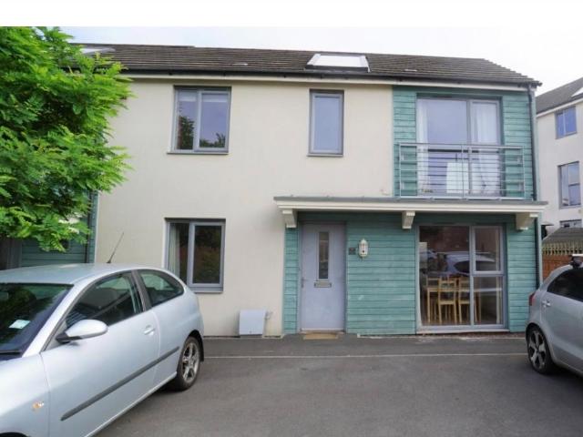 Room at Home Leas Close, Bristol