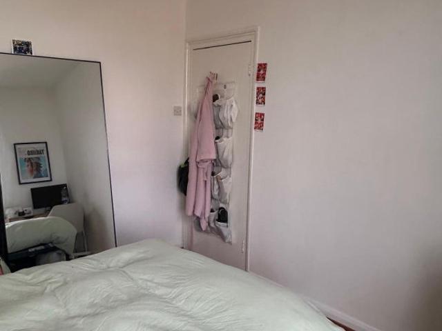 Room at Homerton High Street, Greater London