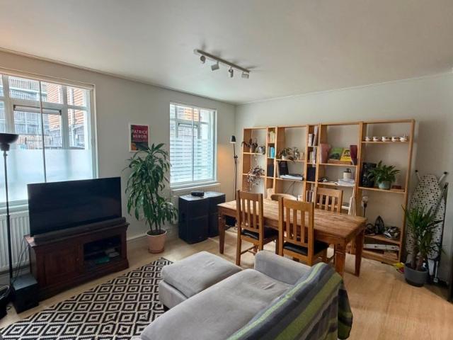 Room at Homerton High Street, Greater London