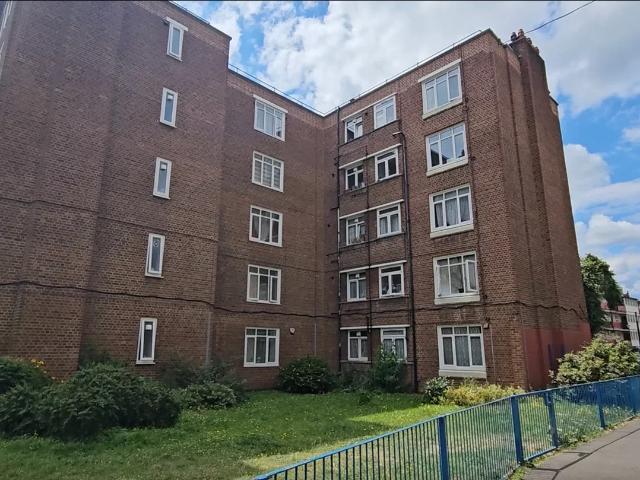 Room at Homerton High Street, Greater London