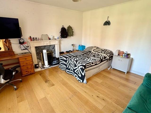 Room at Homerton Road, Greater London