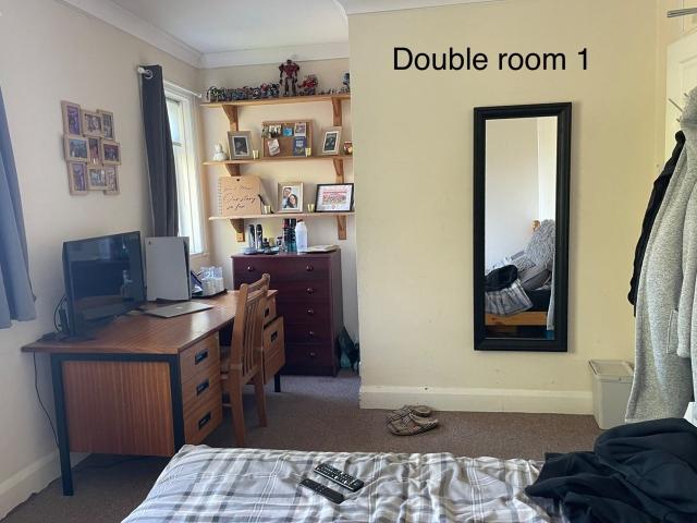 Room at Honeysuckle Road, Southampton