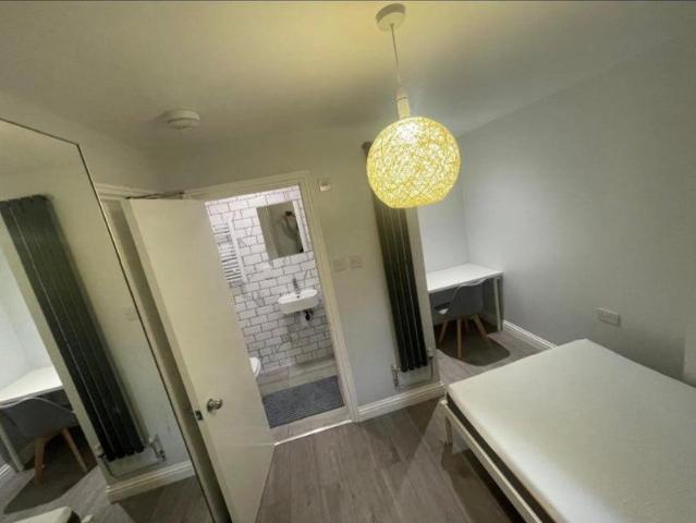 Room at Hospital Way, Greater London
