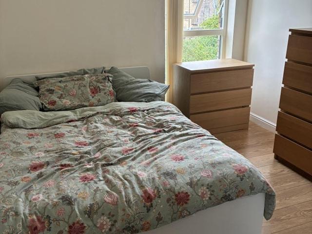 Room at Hopetoun Street, City of Edinburgh