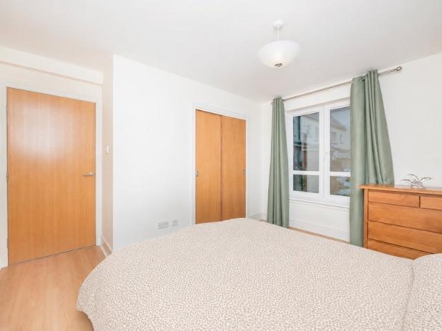 Room at Hopetoun Street, City of Edinburgh