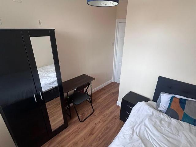 Room at Hope Gardens, Boston