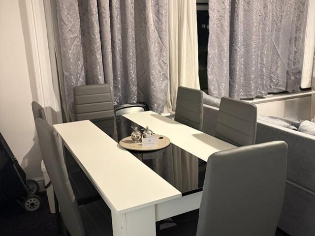 Room at Hopton Road, Greater London