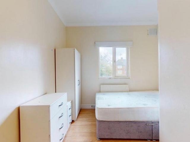 Room at Horn Lane, Greater London