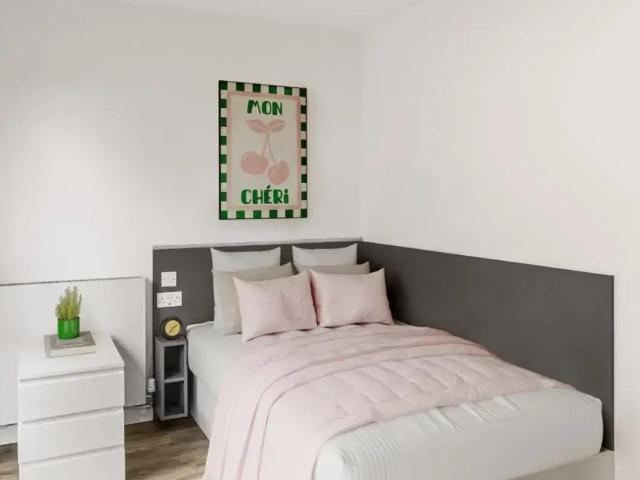 Room at Hornsey Street, Greater London