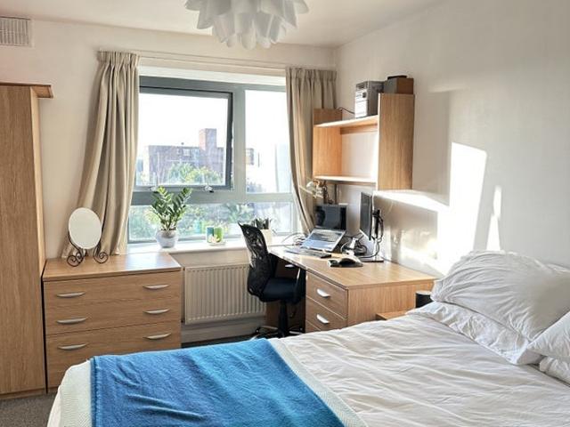 Room at Hornsey Street, Greater London