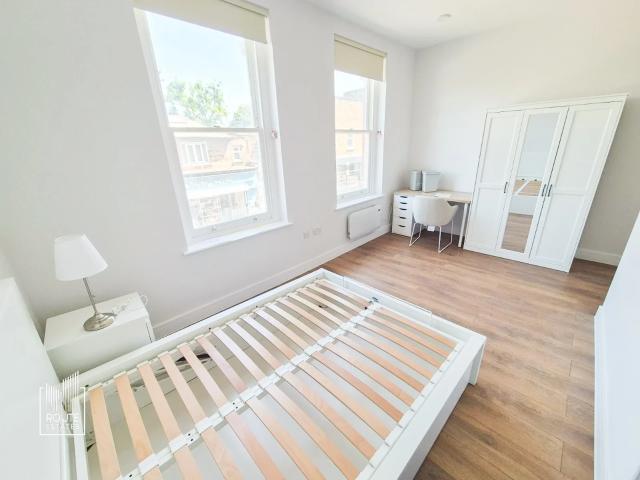 Room at Hornsey Park Road, Greater London