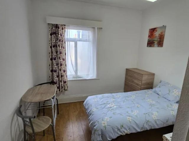 Room at Hornsey Park Road, Greater London
