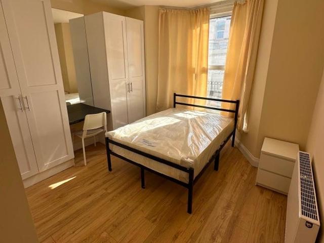 Room at Hornsey Park Road, Greater London
