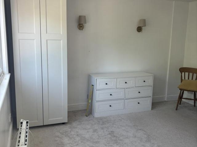 Room at Horsham Road, Mid Sussex