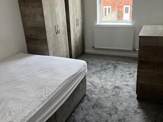 Room at Horton Drive, Stafford