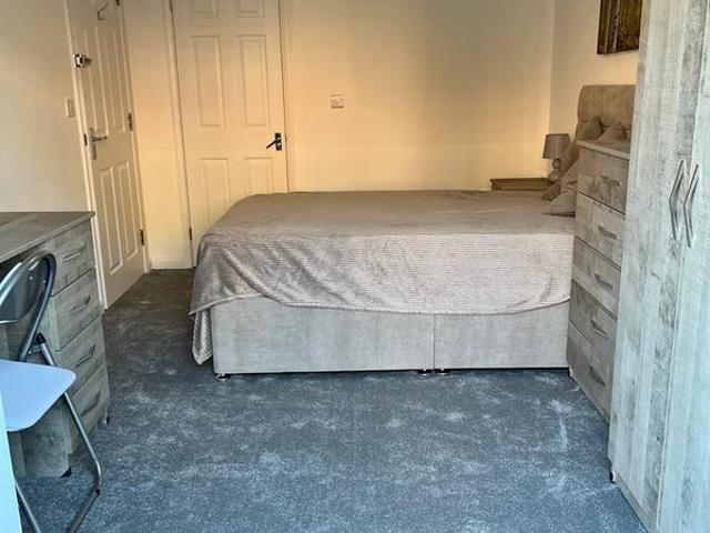 Room at Horton Drive, Stafford