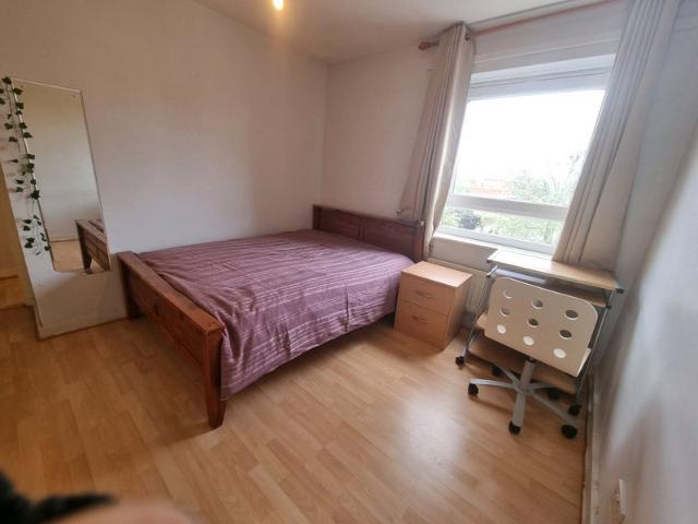 Room at Howard Road, Greater London