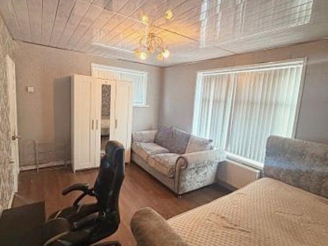 Room at Howden Place, Birmingham