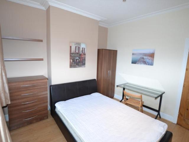 Room at Howe Street, Derby