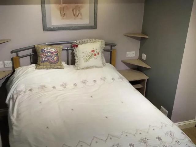 Room at Howerts Close, Southampton
