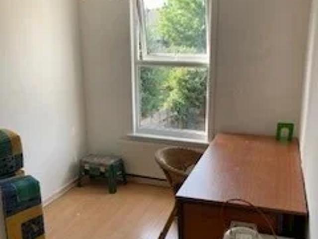Room at Howley Road, Greater London