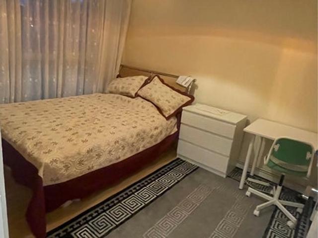 Room at Hotspur Street, Greater London