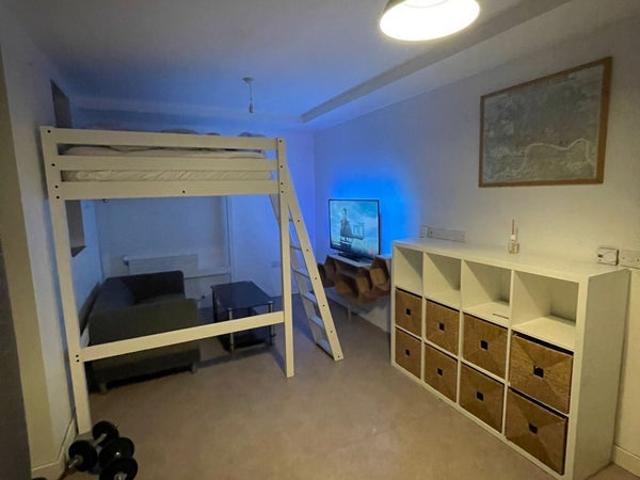 Room at Hotspur Street, Greater London
