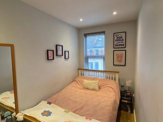Room at Hoyle Road, Greater London