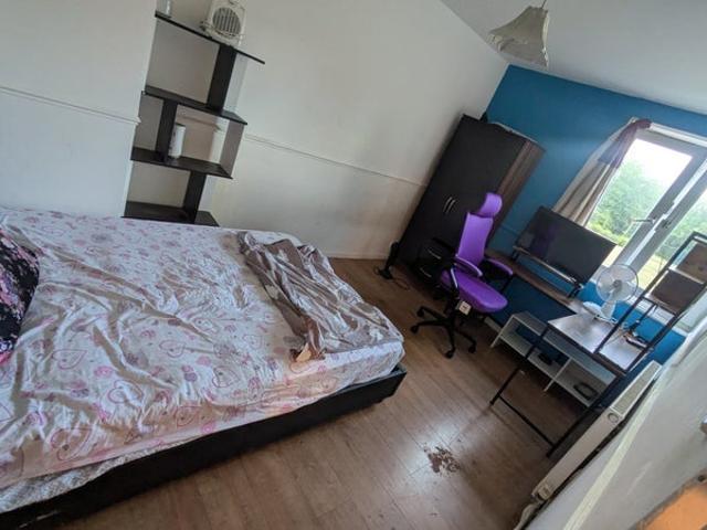 Room at Ivermore Place, Greater London