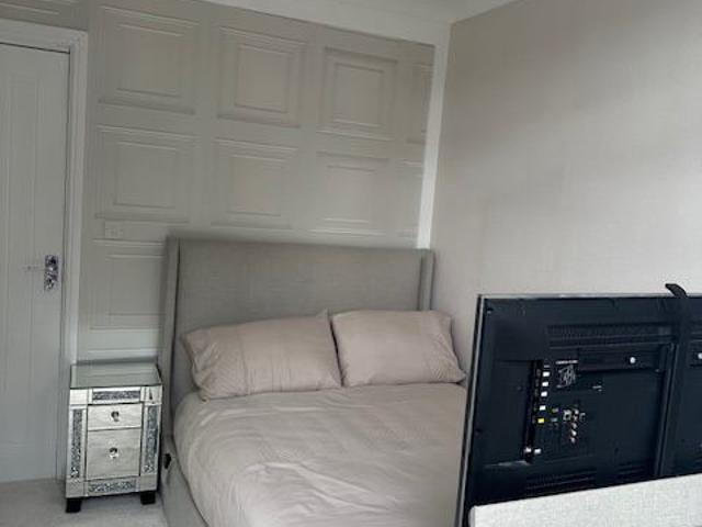 Room at Ivy House Road, Sandwell