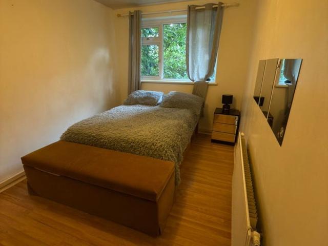 Room at Ivy Street, Greater London