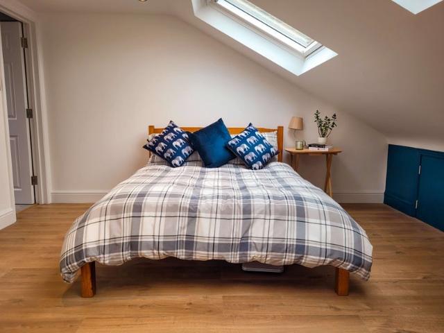 Room at Ivydale Road, Greater London