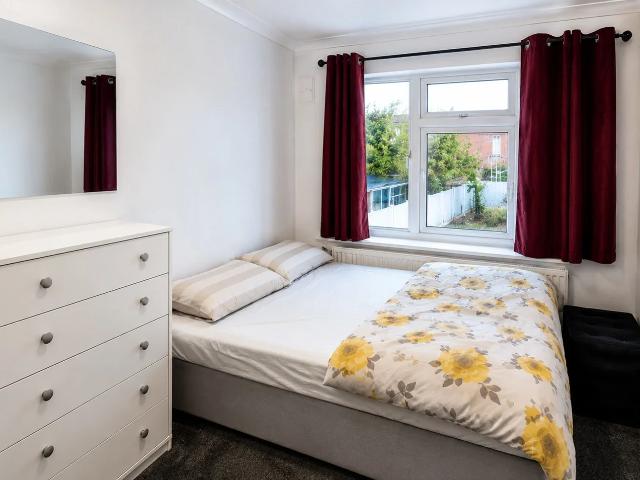 Room at Ivyhouse Road, Greater London