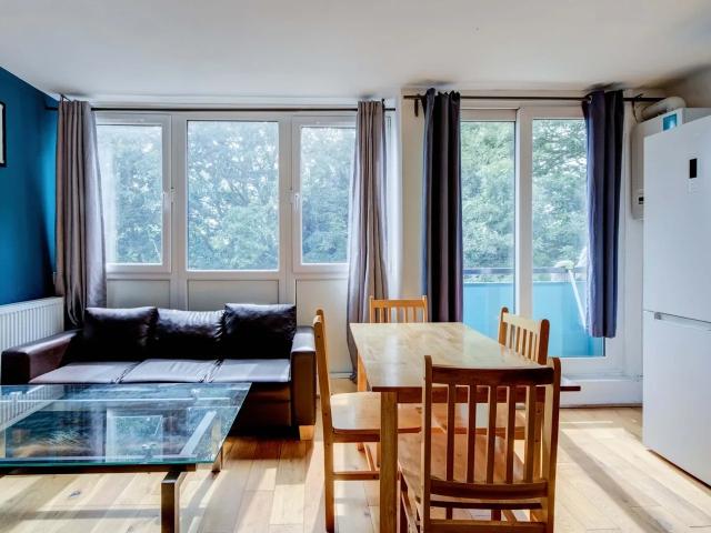 Room at Ibsley Gardens, Greater London
