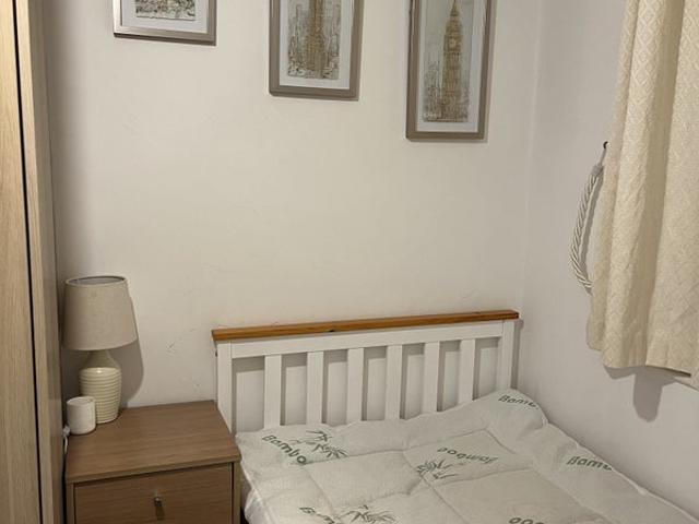 Room at Icknield Road, Luton