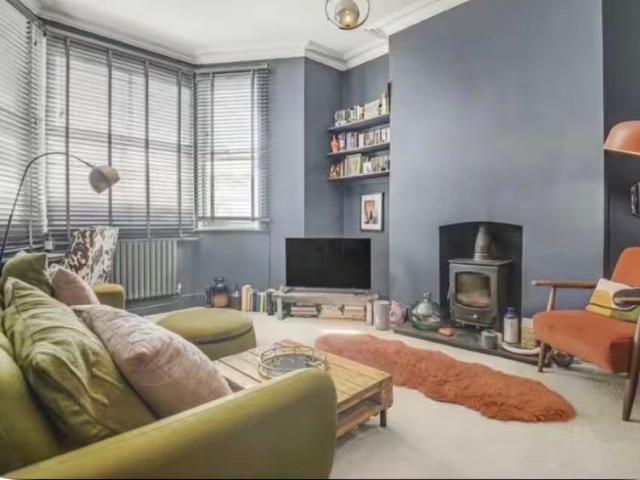 Room at Ickburgh Road, Greater London
