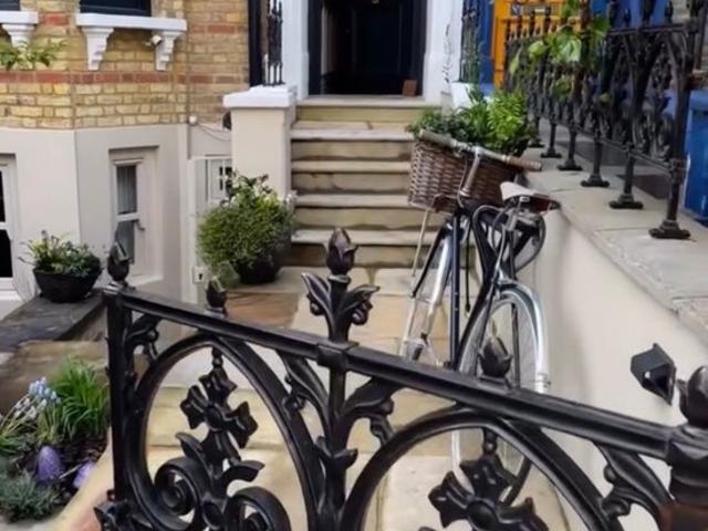 Room at Ickburgh Road, Greater London
