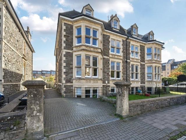Room at Iddesleigh Road, Bristol