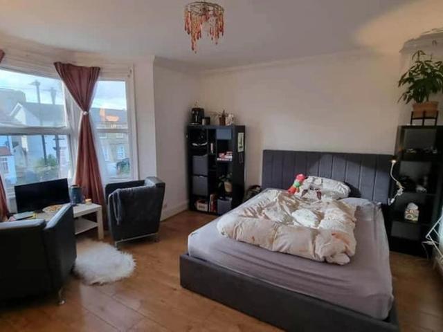 Room at Idmiston Road, Greater London