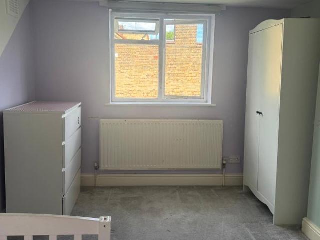 Room at Iffley Road, Greater London
