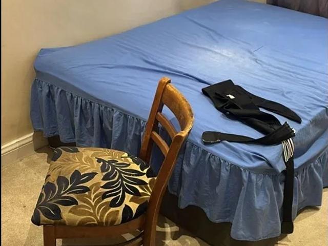 Room at Ilfracombe Gardens, Greater London