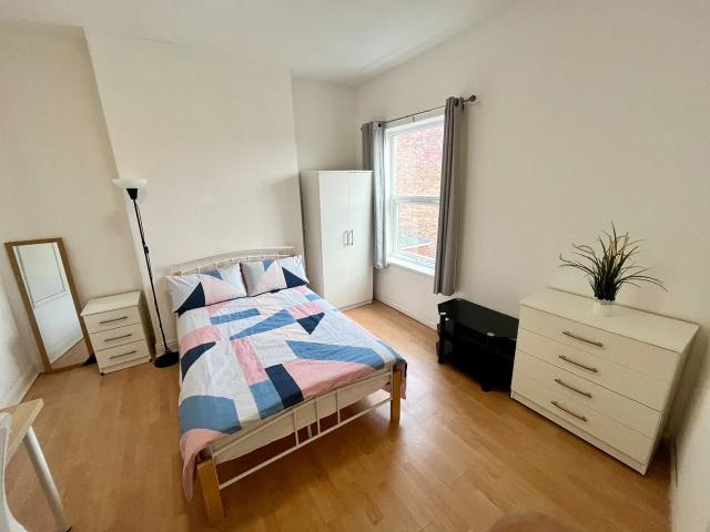 Room at Ilkeston Road, Nottingham