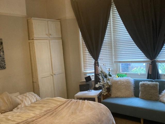 Room at Inchmery Road, Greater London