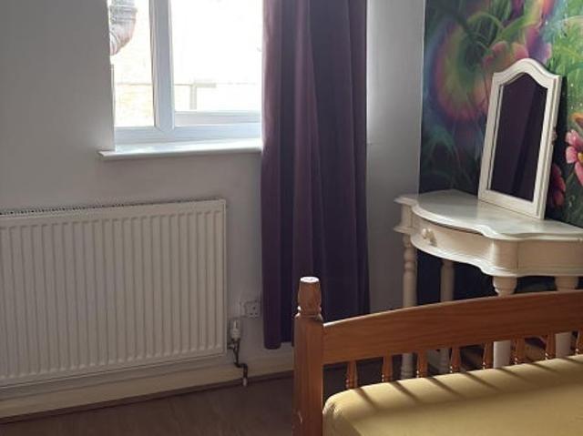 Room at Ingal Road, Greater London