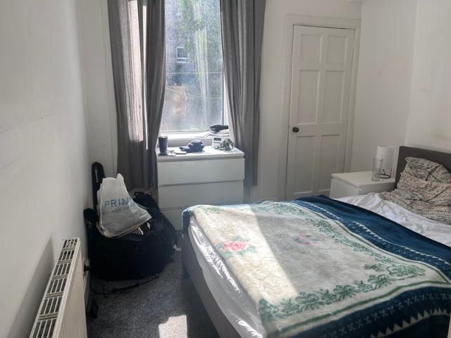 Room at Ingleby Drive, Glasgow