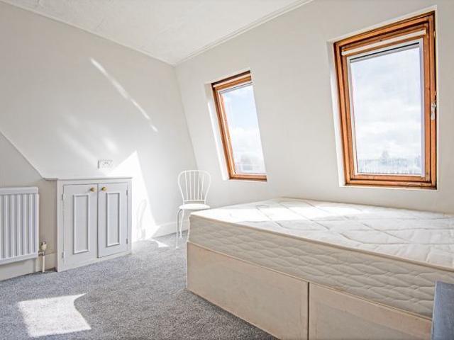 Room at Inglethorpe Street, Greater London