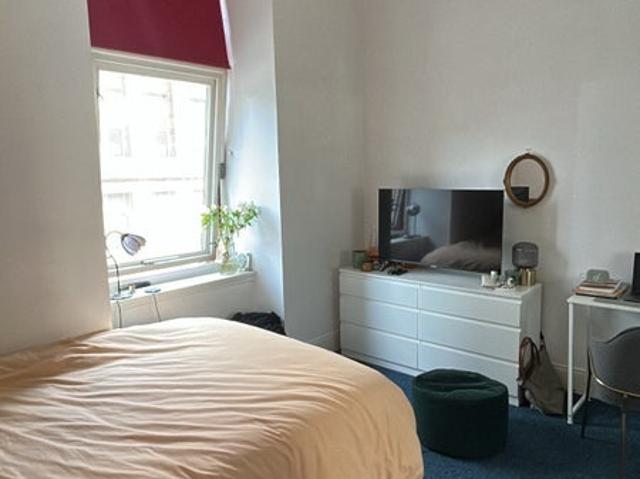 Room at Ingram Street, Glasgow