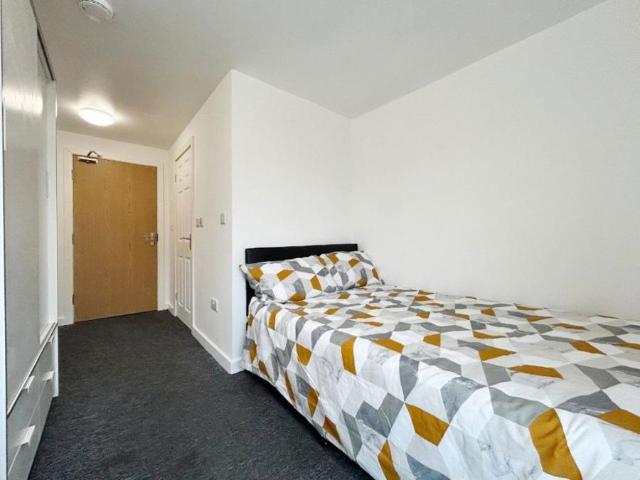 Room at Infirmary Road, Sheffield
