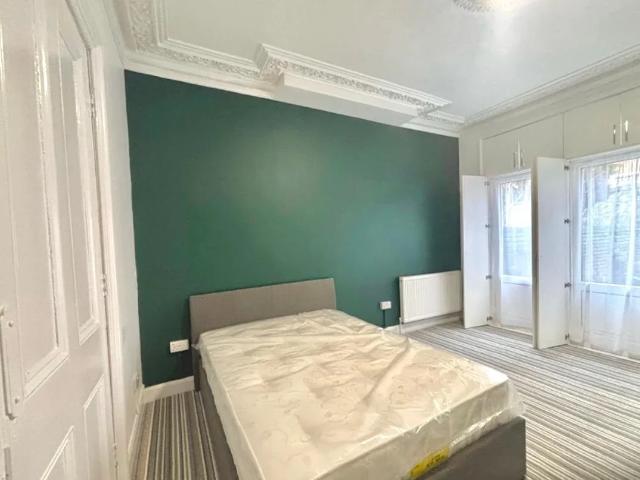 Room at Inman Road, Greater London