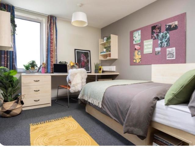 Room at Inner Ring Road, Leeds